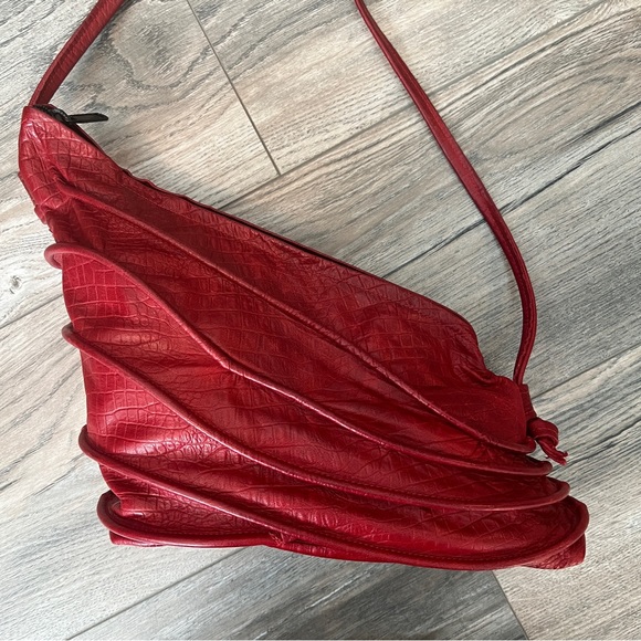 Thomas Leathers | Bags | Tom Thomas Leather Red Hornback Spiral ...